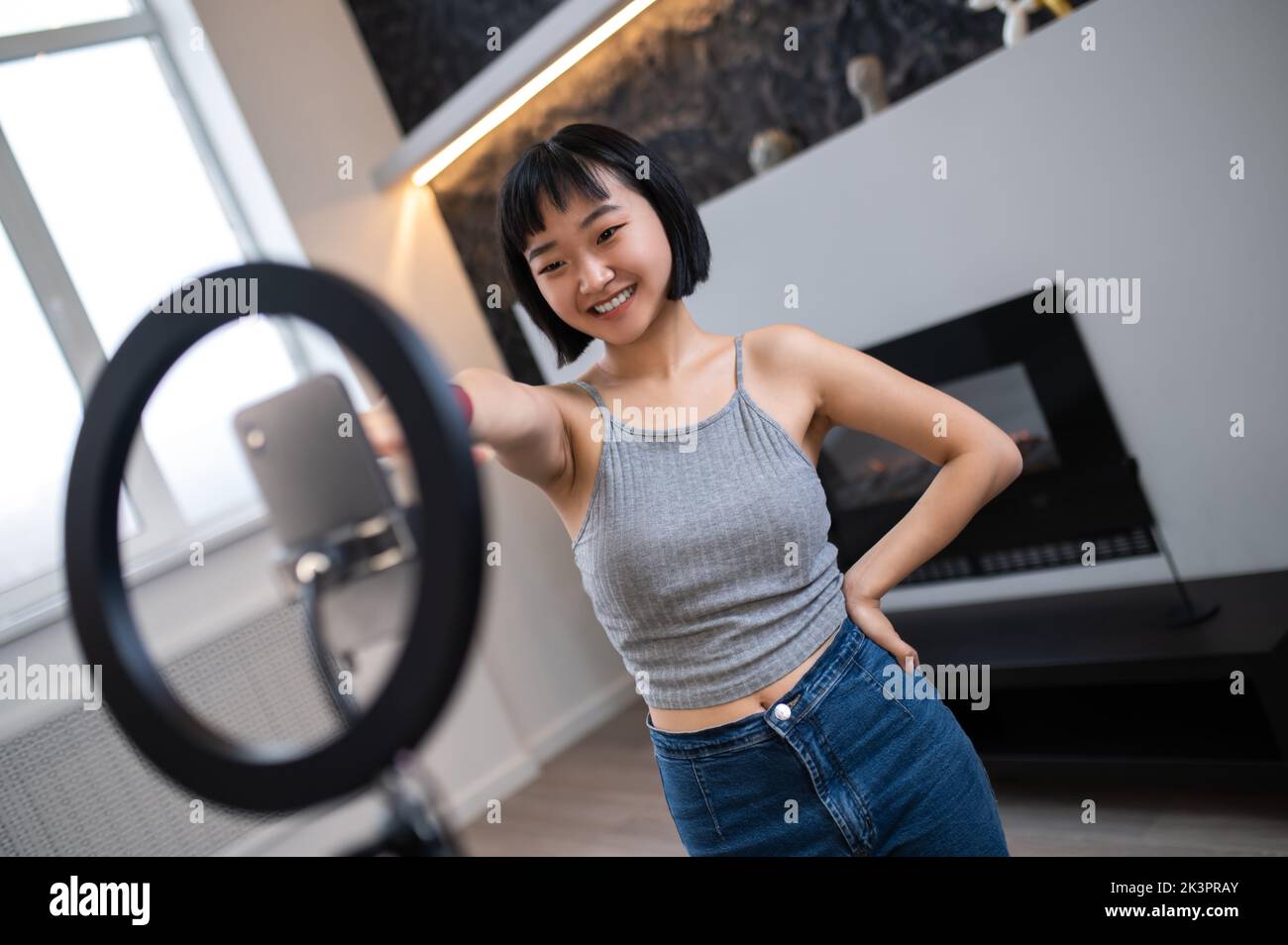 Girl vlogger hi-res stock photography and images - Alamy