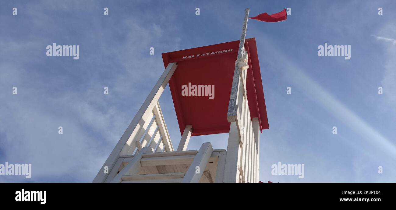 high seat for lifeguards - lifeguard chair Stock Photo - Alamy