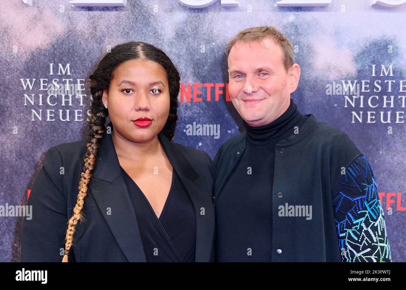 Berlin, Germany. 27th Sep, 2022. Actor Devid Striesow joins his wife ...