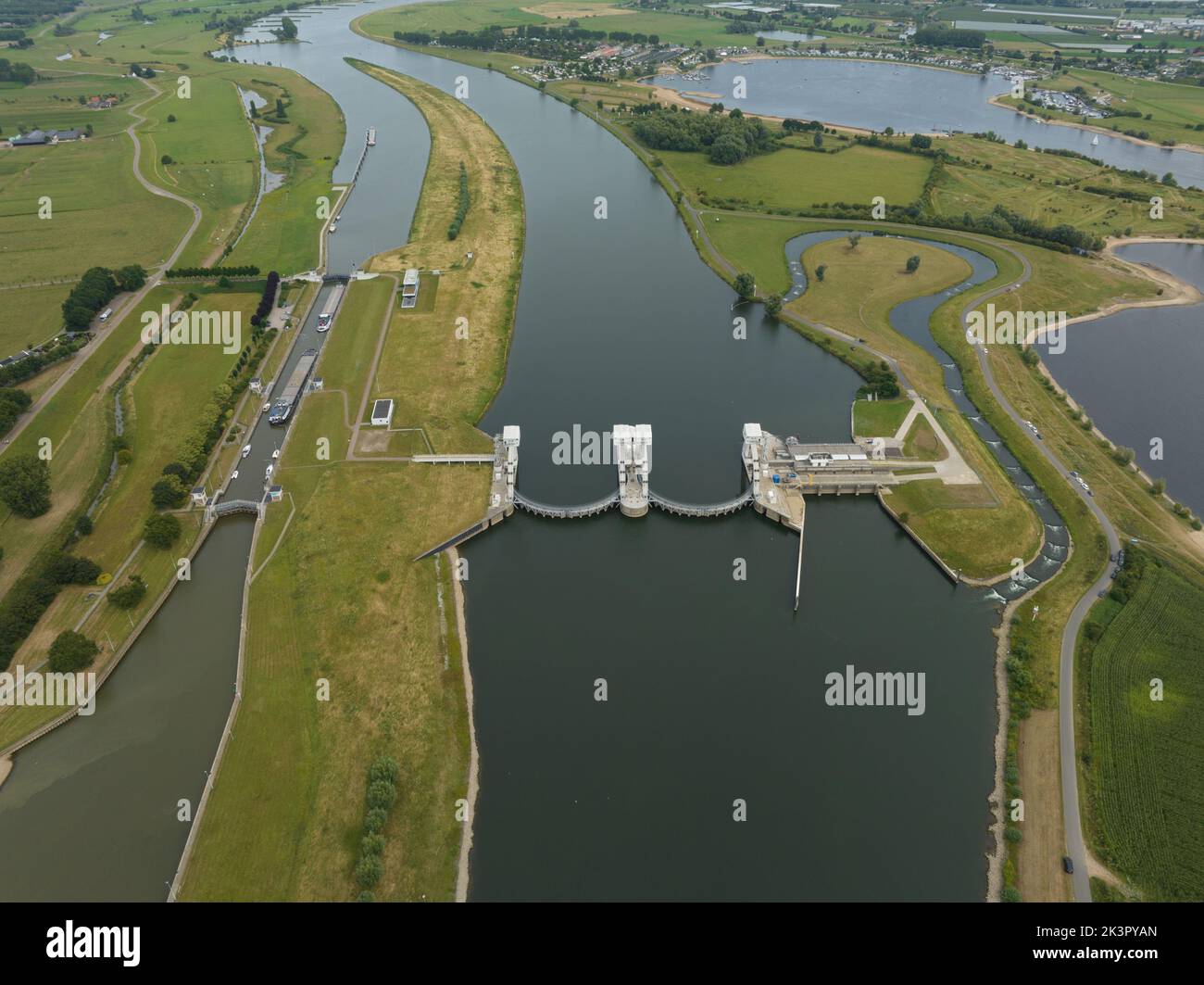 Amerongen weir and lock complex is a hydraulic work of art in the ...