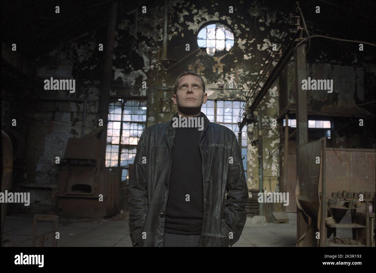 Alien characters hi-res stock photography and images - Alamy