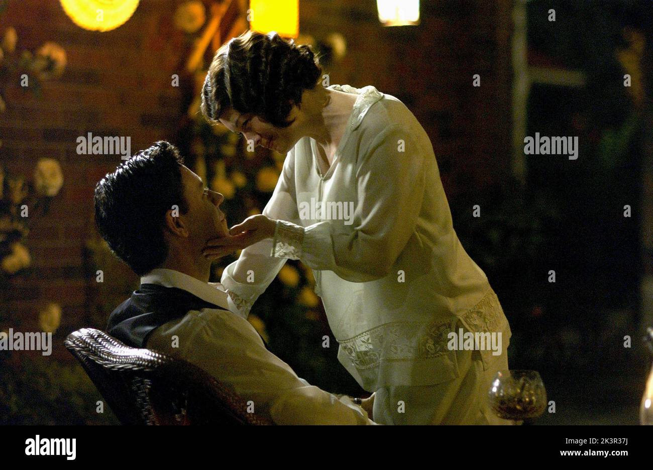 Russell Crowe & Renee Zellweger Film: Cinderella Man (USA 2005) Characters: Jim Braddock & Mae ...