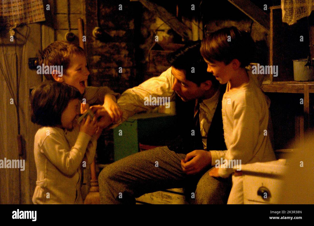 Ariel Waller, Patrick Louis, Connor Price & Russell Crowe Film ...