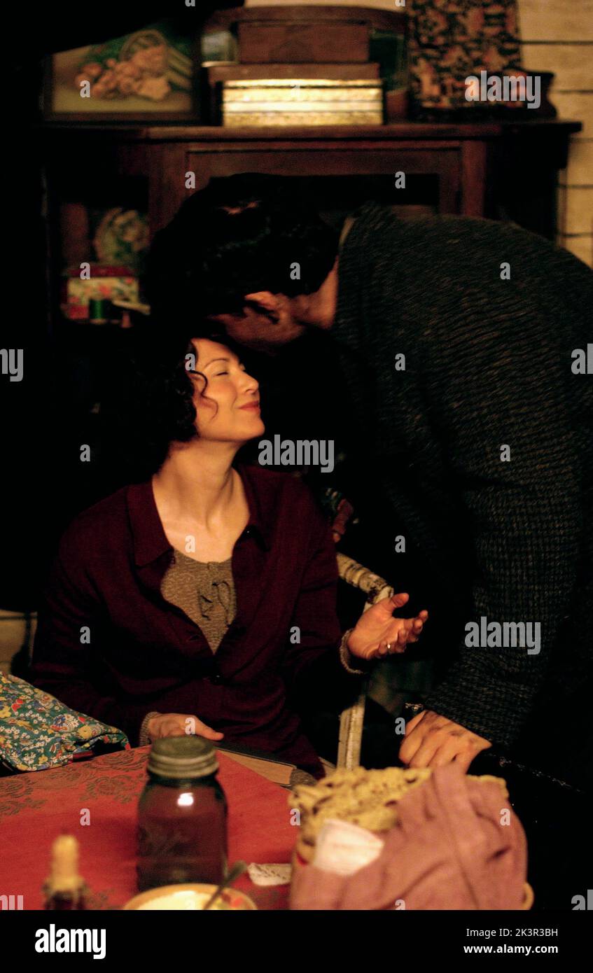 Renee Zellweger & Russell Crowe Film: Cinderella Man (USA 2005) Characters: Mae Braddock & Jim ...