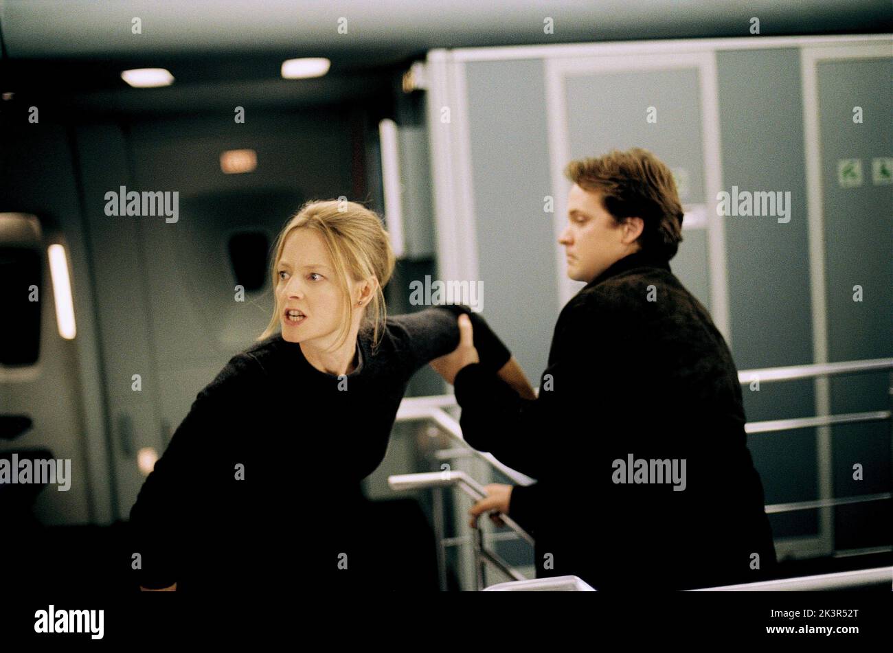 Jodie Foster & Peter Sarsgaard Film: Flightplan; Flight Plan (2005 ...