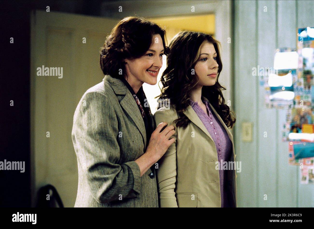 Joan Cusack & Michelle Trachtenberg Film: Ice Princess (USA/CAN 2005 ...