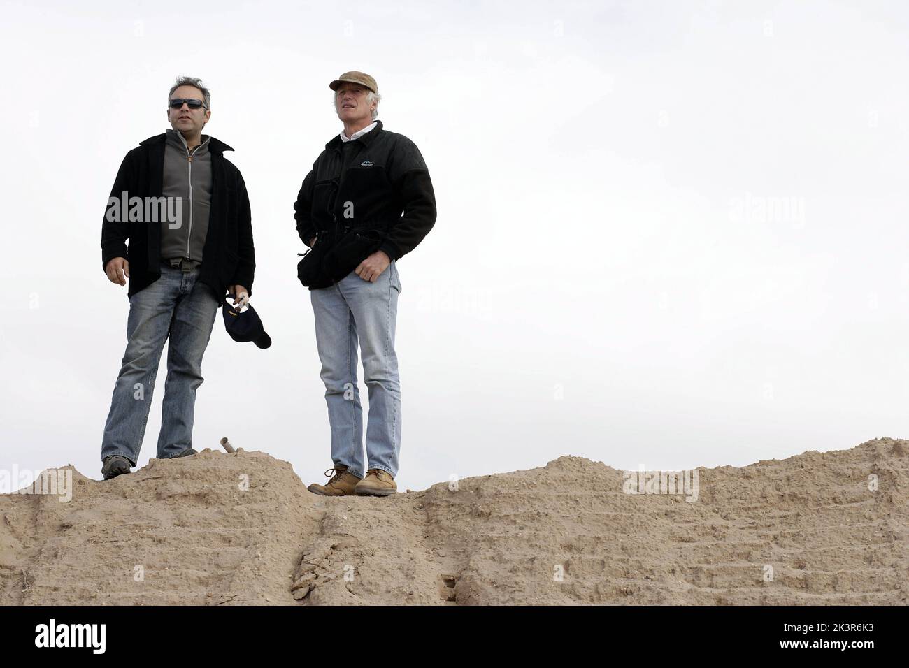 Sam Mendes & Roger Deakins Film: Jarhead (USA/GER 2005) Director: Sam ...