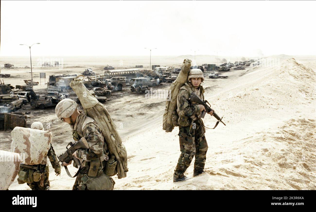 Jake Gyllenhaal Film: Jarhead (USA/GER 2005) Characters: Anthony ...