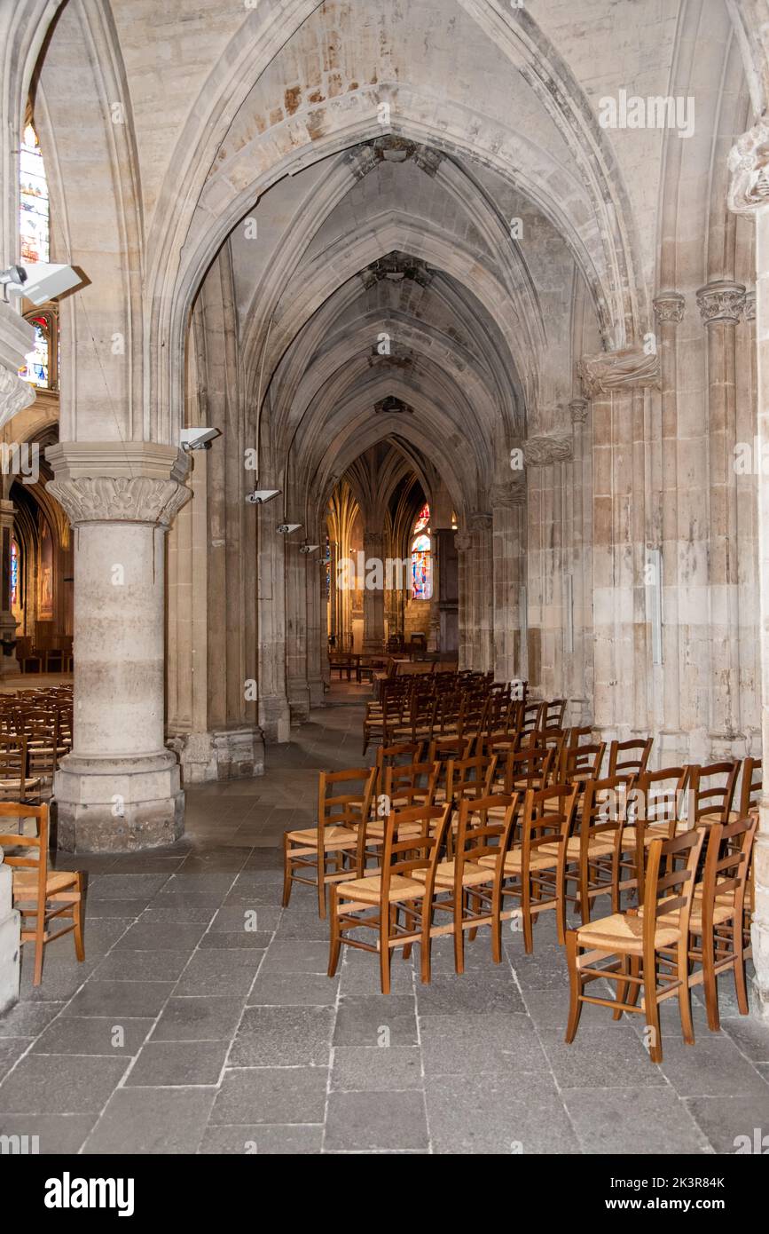 Paris, France. August 2022. The interior of Eglise Saint Severin in ...