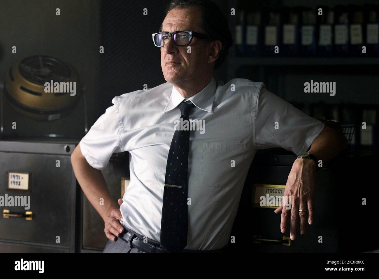 Geoffrey Rush Film: Munich (2005) Characters: Ephraim Director: Steven ...