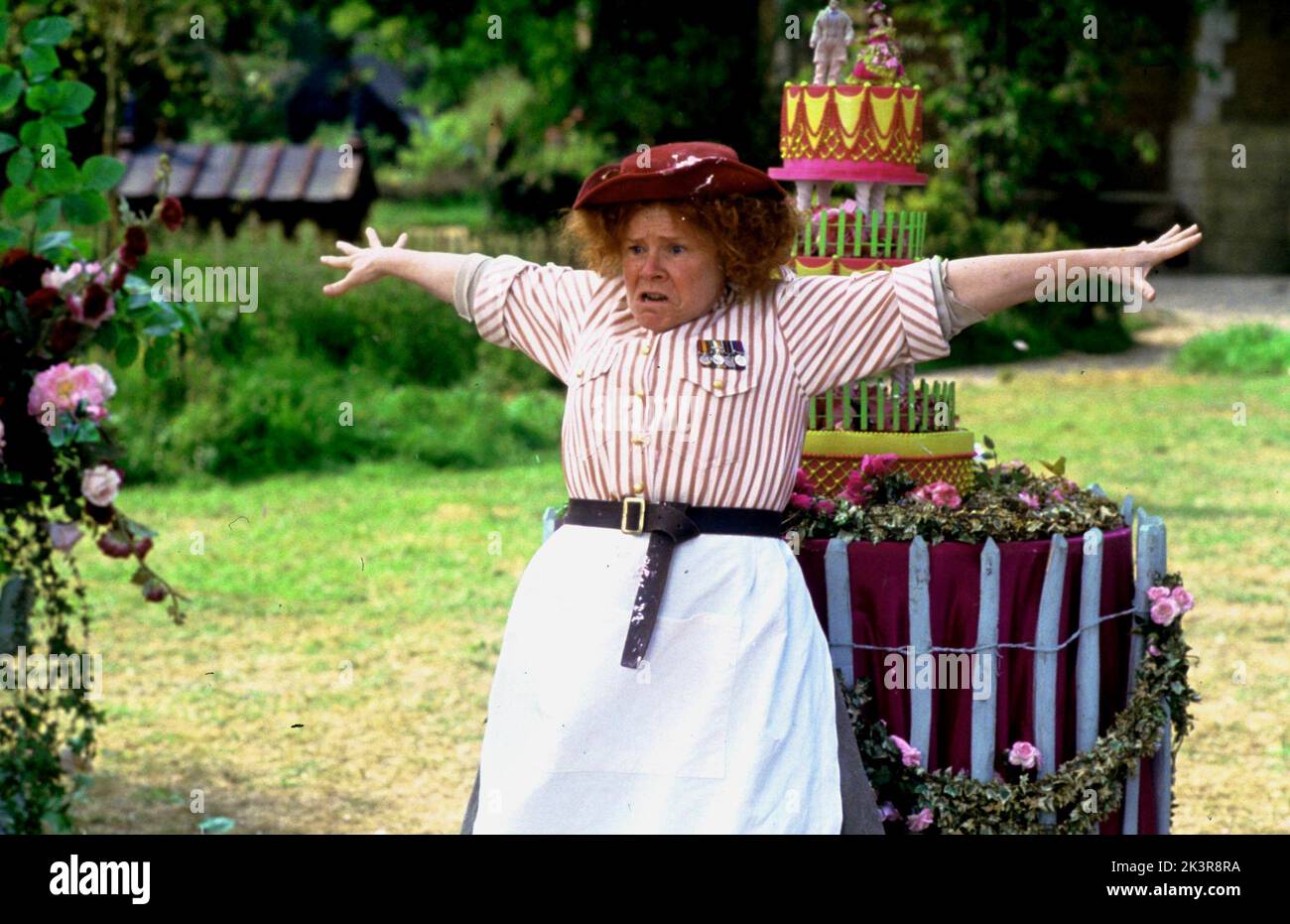 Imelda Staunton Film: Nanny Mcphee (USA/UK/FR 2005) Characters: Mrs ...