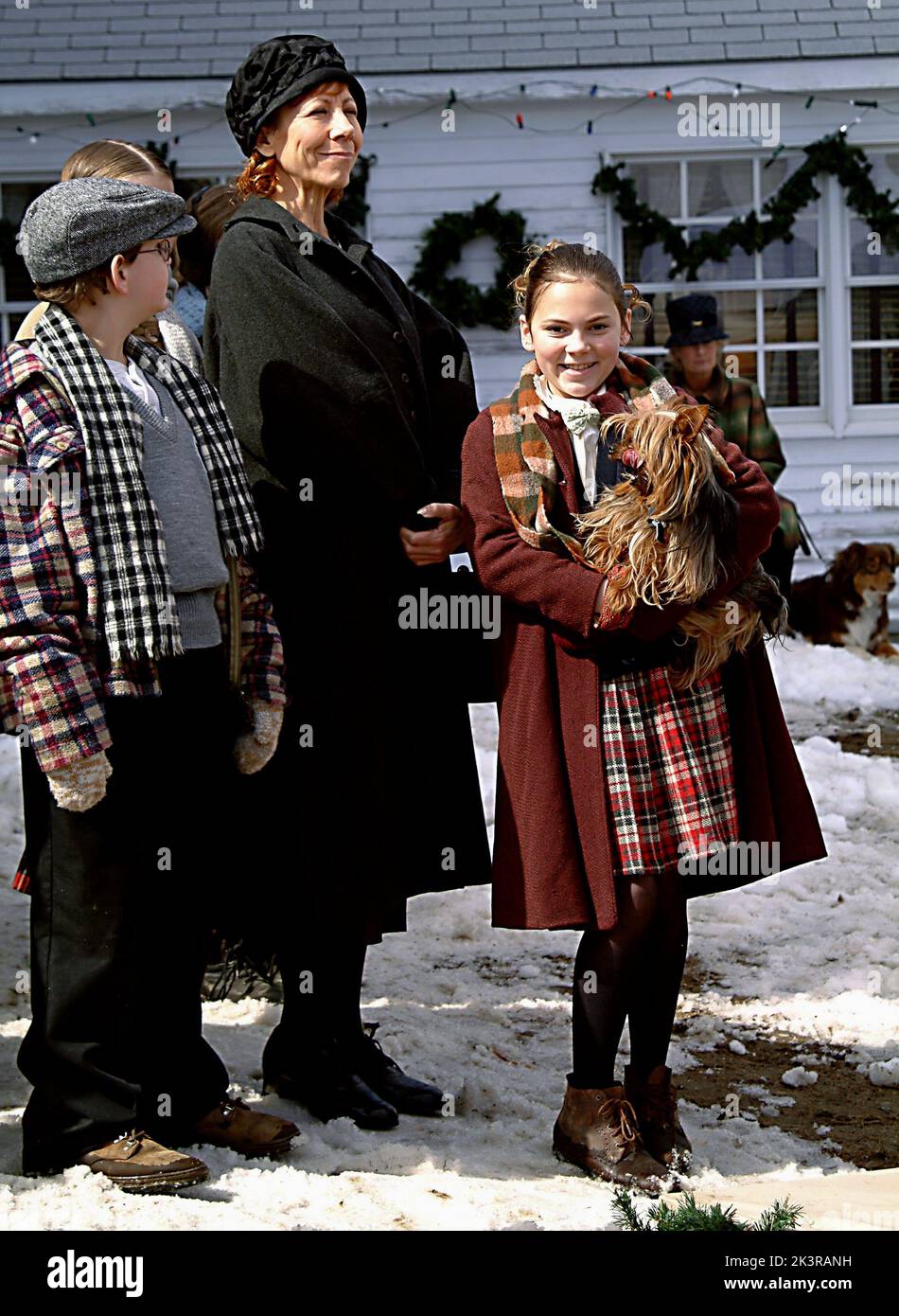 Mindy Sterling & Alisha Mullally Film: The 12 Dogs Of Christmas (2005 ...