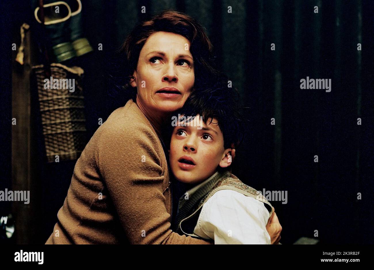 Judy Mcintosh & Skandar Keynes Film: The Chronicles Of Narnia: The Lion ...