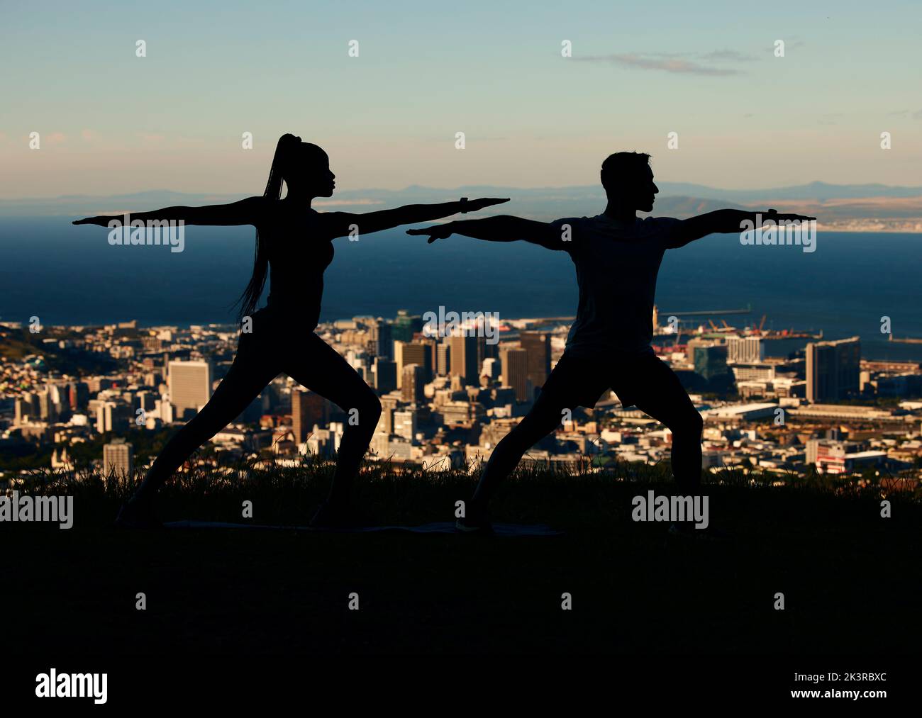 Fitness couple silhouette hi-res stock photography and images - Alamy