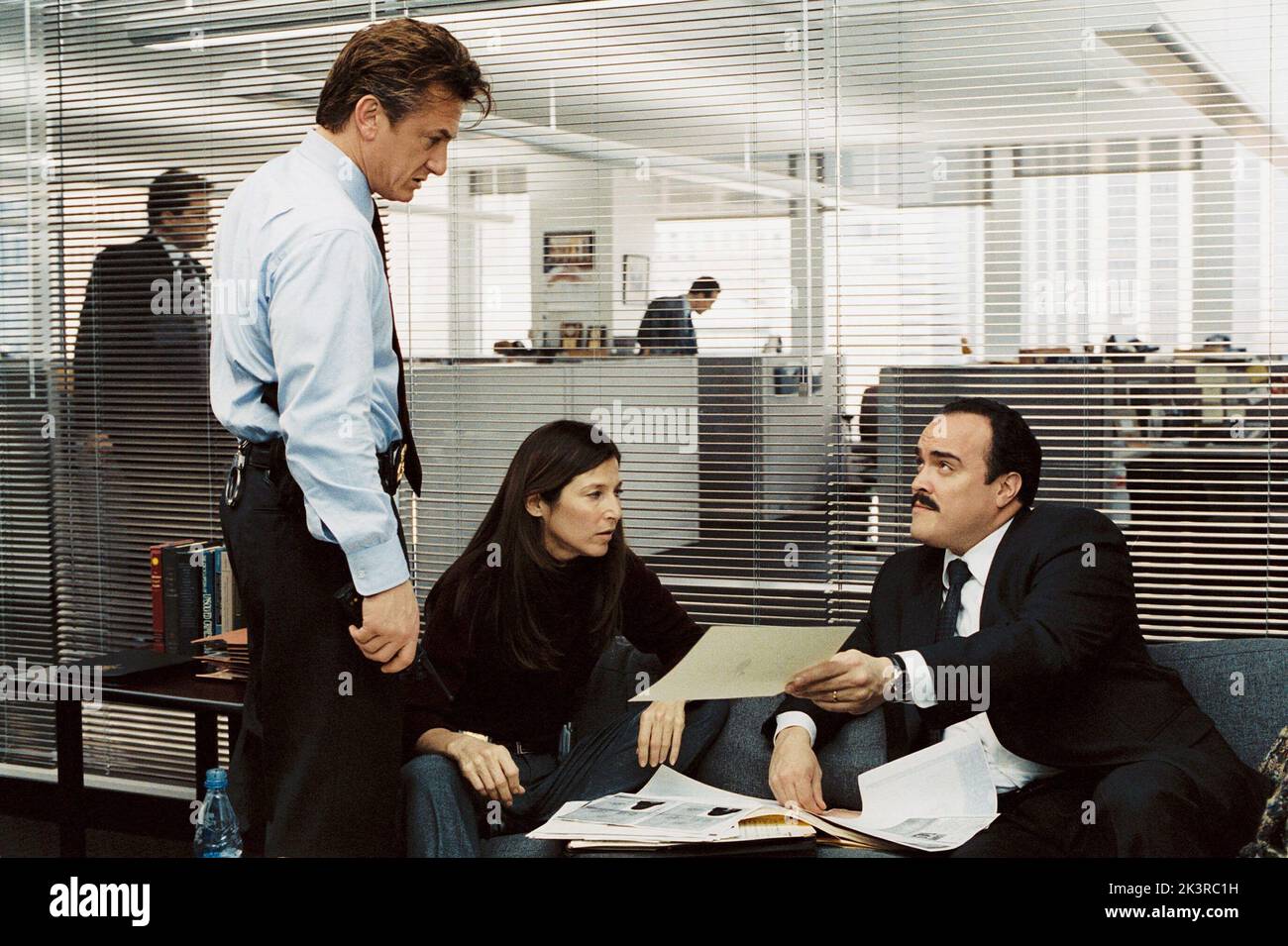 Sean Penn, Catherine Keener & David Zayas Film: The Interpreter (USA/UK ...