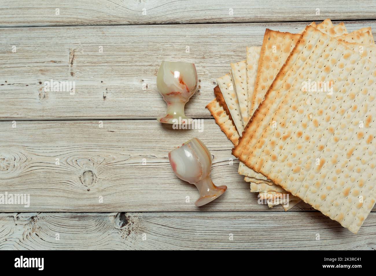 Jewish traditional Passover matzo bread Stock Photo - Alamy