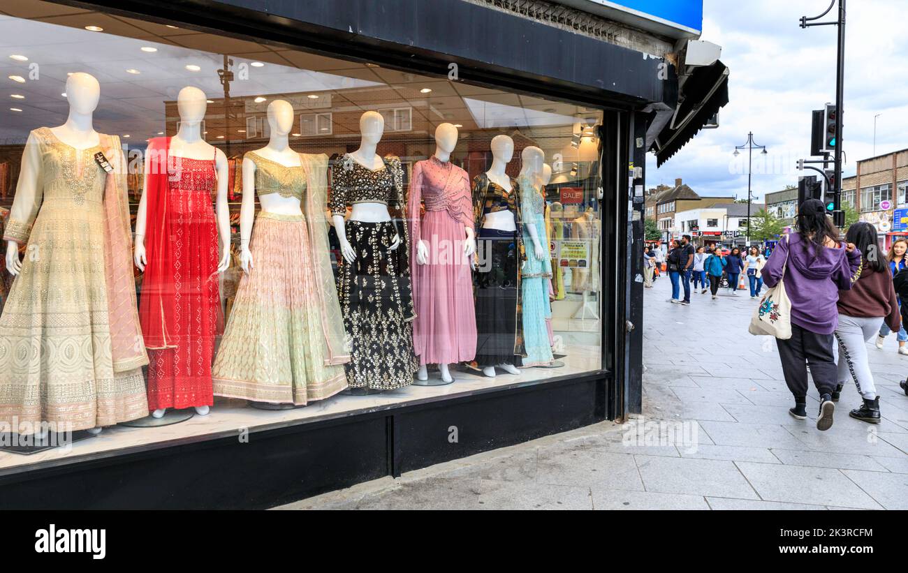 Punjabi, Indian and Asian shops and people shopping in Southall High ...