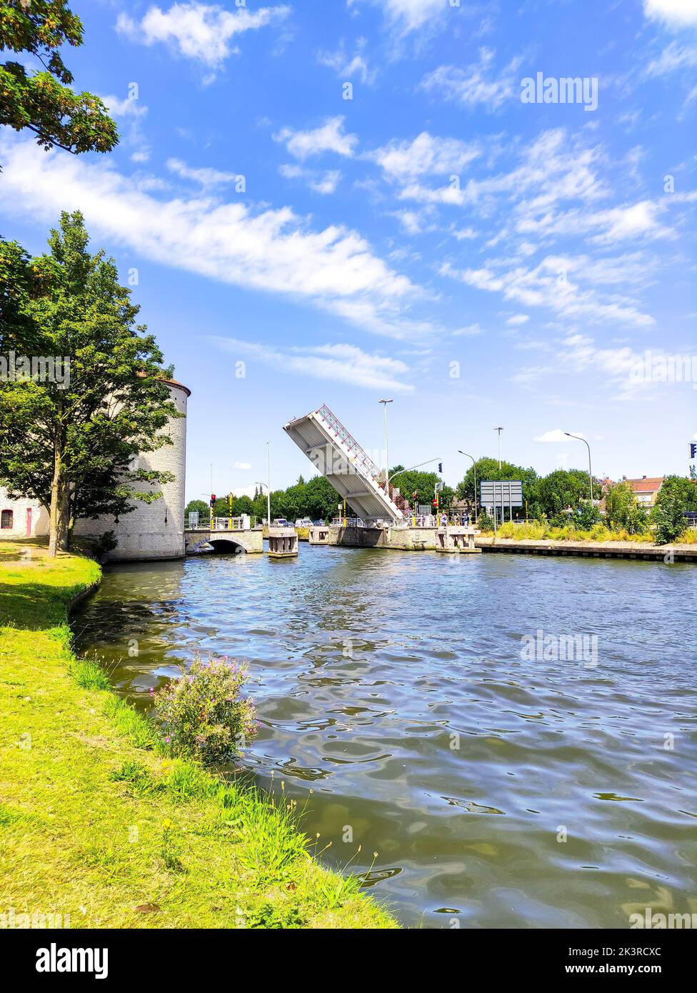 Open Drawbridge in Brugge, Bruges in Belgium. Elevated bridge Stock ...