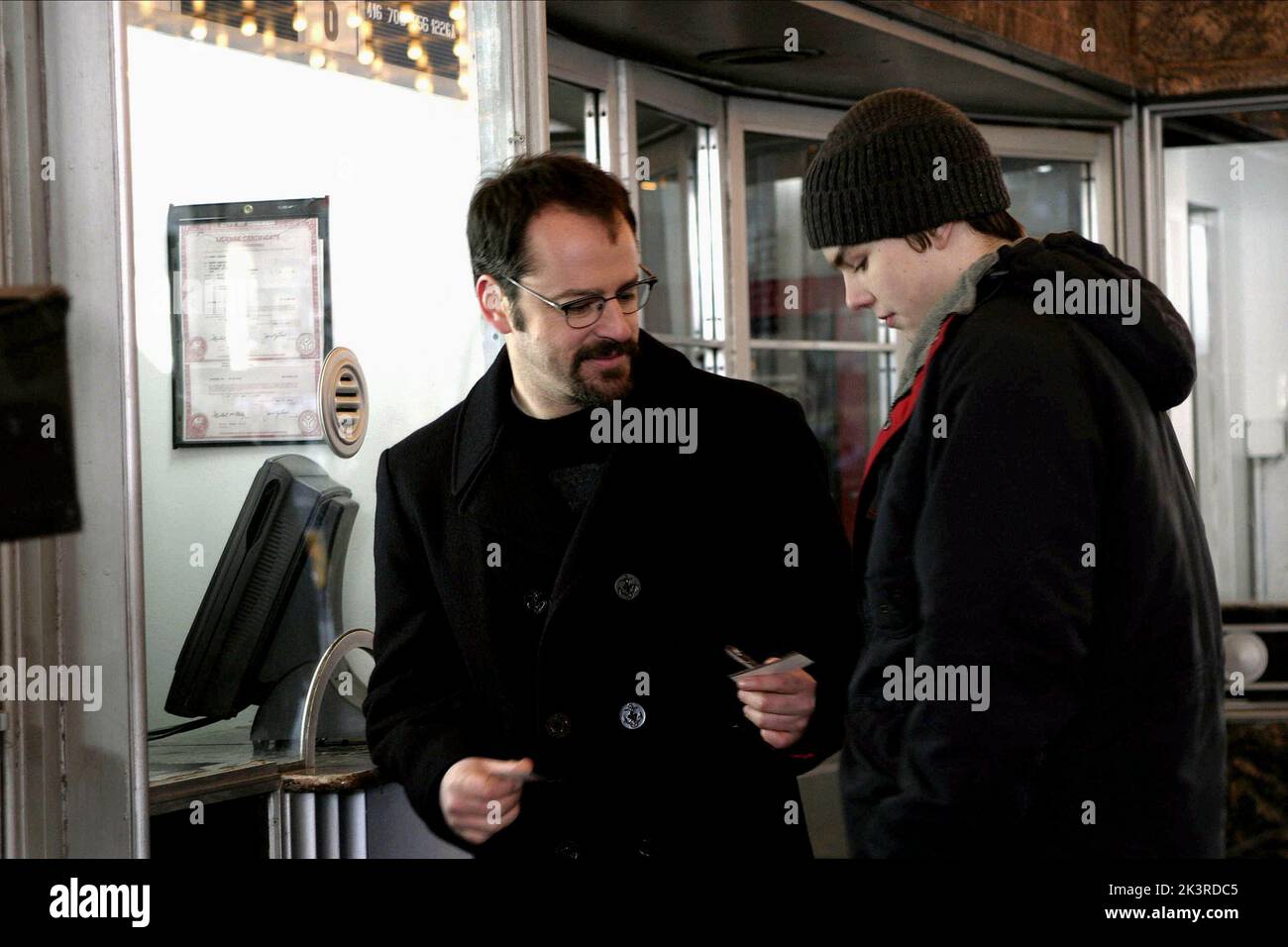 Gil Bellows & Nicholas Hoult Film: The Weather Man (USA/DE 2005 ...