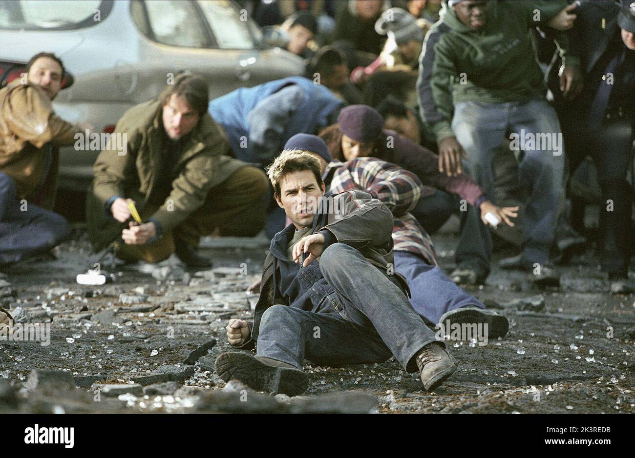 Tom Cruise Film: War Of The Worlds (USA 2005) Characters: Ray Ferrier ...