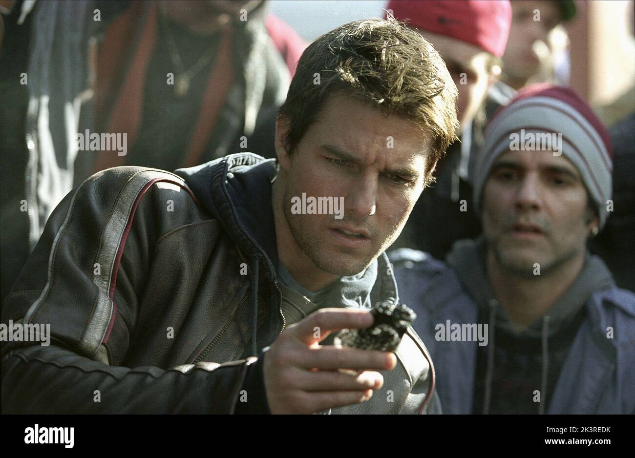 Tom Cruise Film: War Of The Worlds (USA 2005) Characters: Ray Ferrier ...