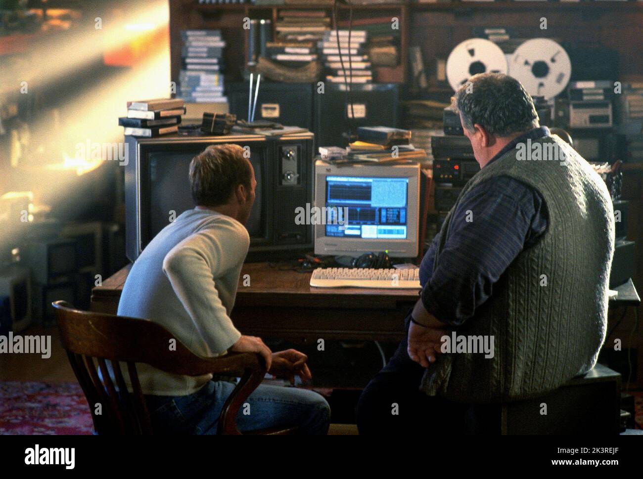 Michael Keaton & Ian Mcneice Film: White Noise (USA/UK/CAN 2005 ...