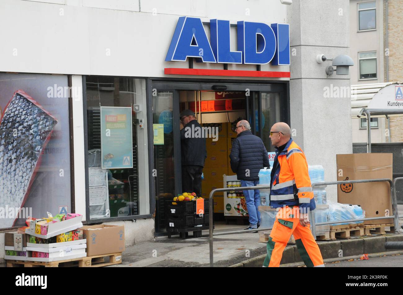 Kastrup/Copenahgen /Denmark/28 September 2022/ Deutsche Aldi food ...