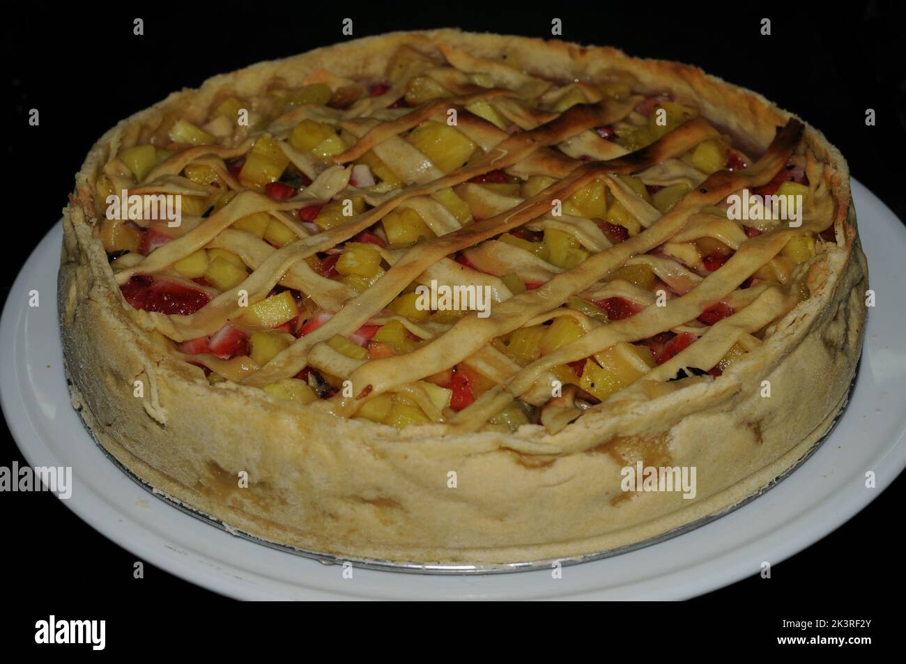 Puff pastry pie fruits close hi-res stock photography and images - Alamy