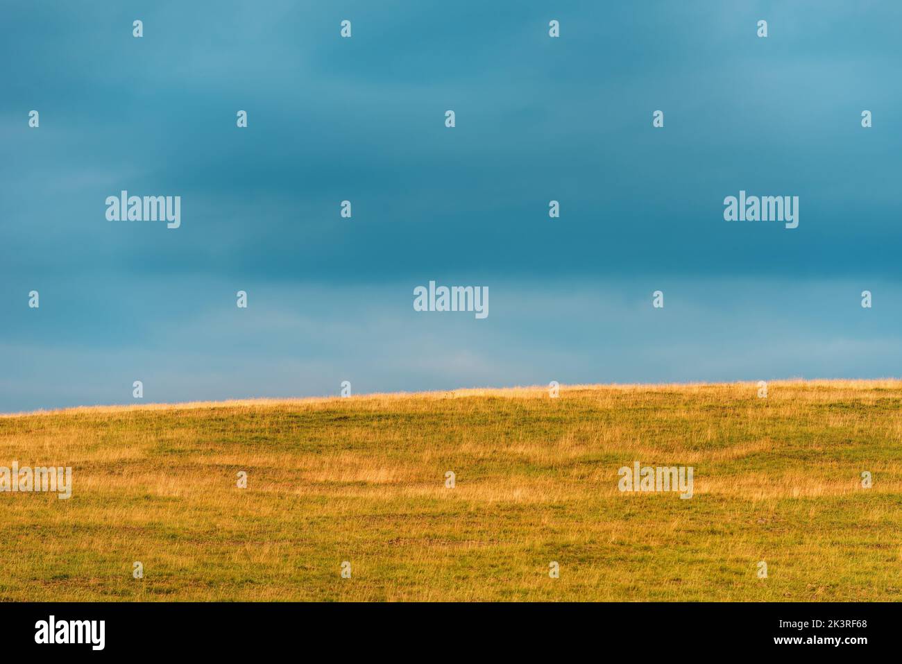 Dark and overcast hi-res stock photography and images - Alamy