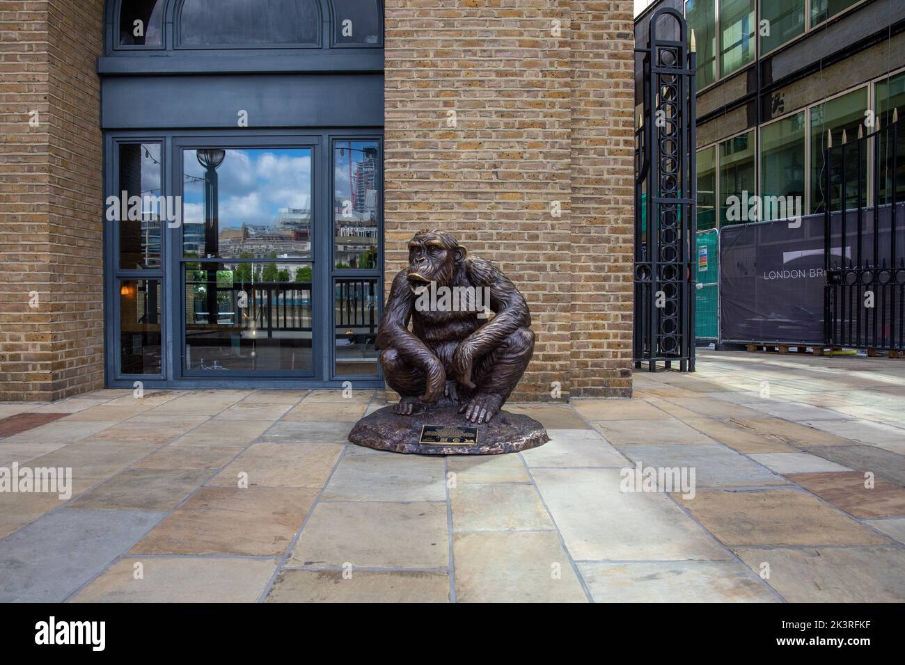 Statue of animals in london hi-res stock photography and images - Alamy
