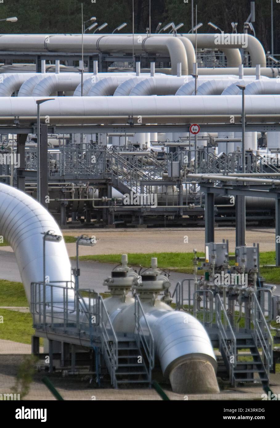 Long distance gas pipeline hi-res stock photography and images - Alamy