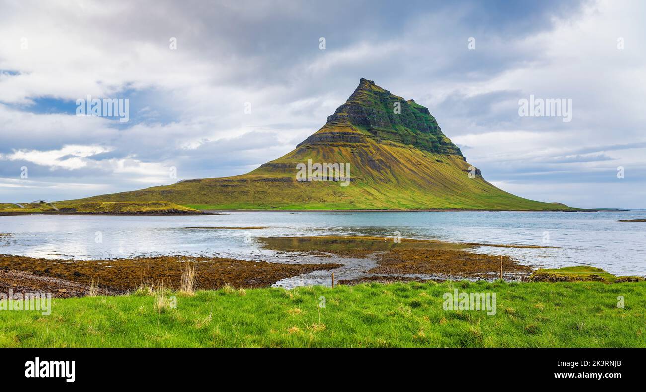 Beautiful iceland scenery hi-res stock photography and images - Alamy