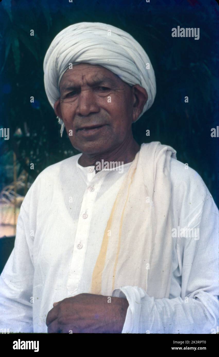 Kutchi people hi-res stock photography and images - Alamy Kutchi people hi-res stock photography and images - Alamy