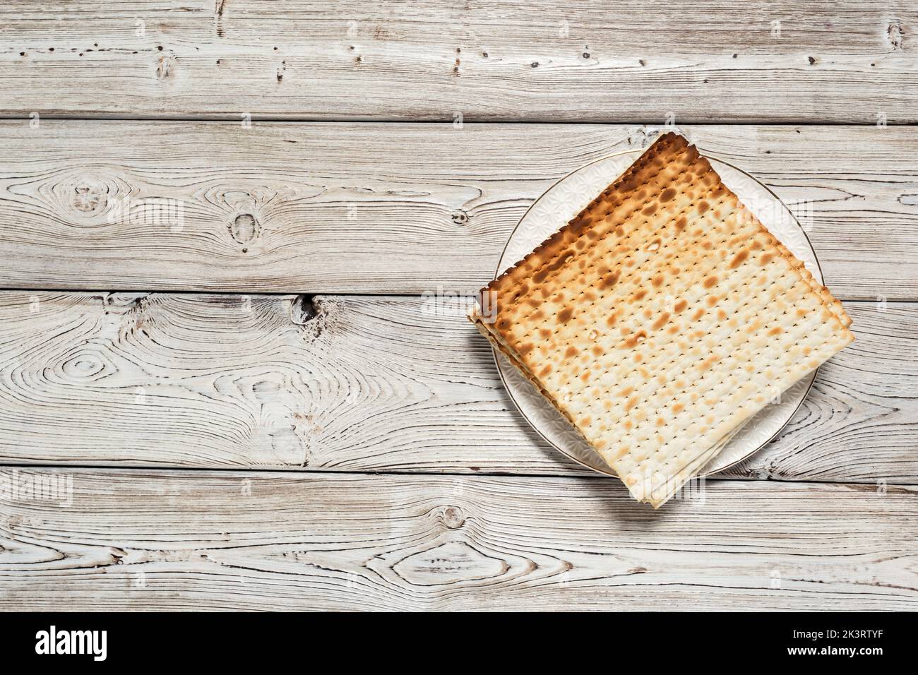 Jewish traditional Passover matzo bread Stock Photo - Alamy