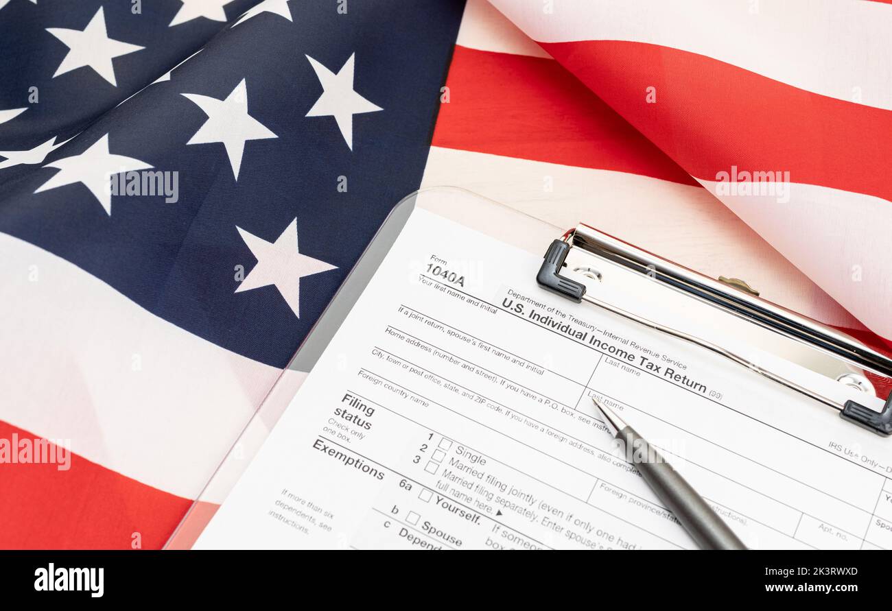 1040 form hi-res stock photography and images - Alamy