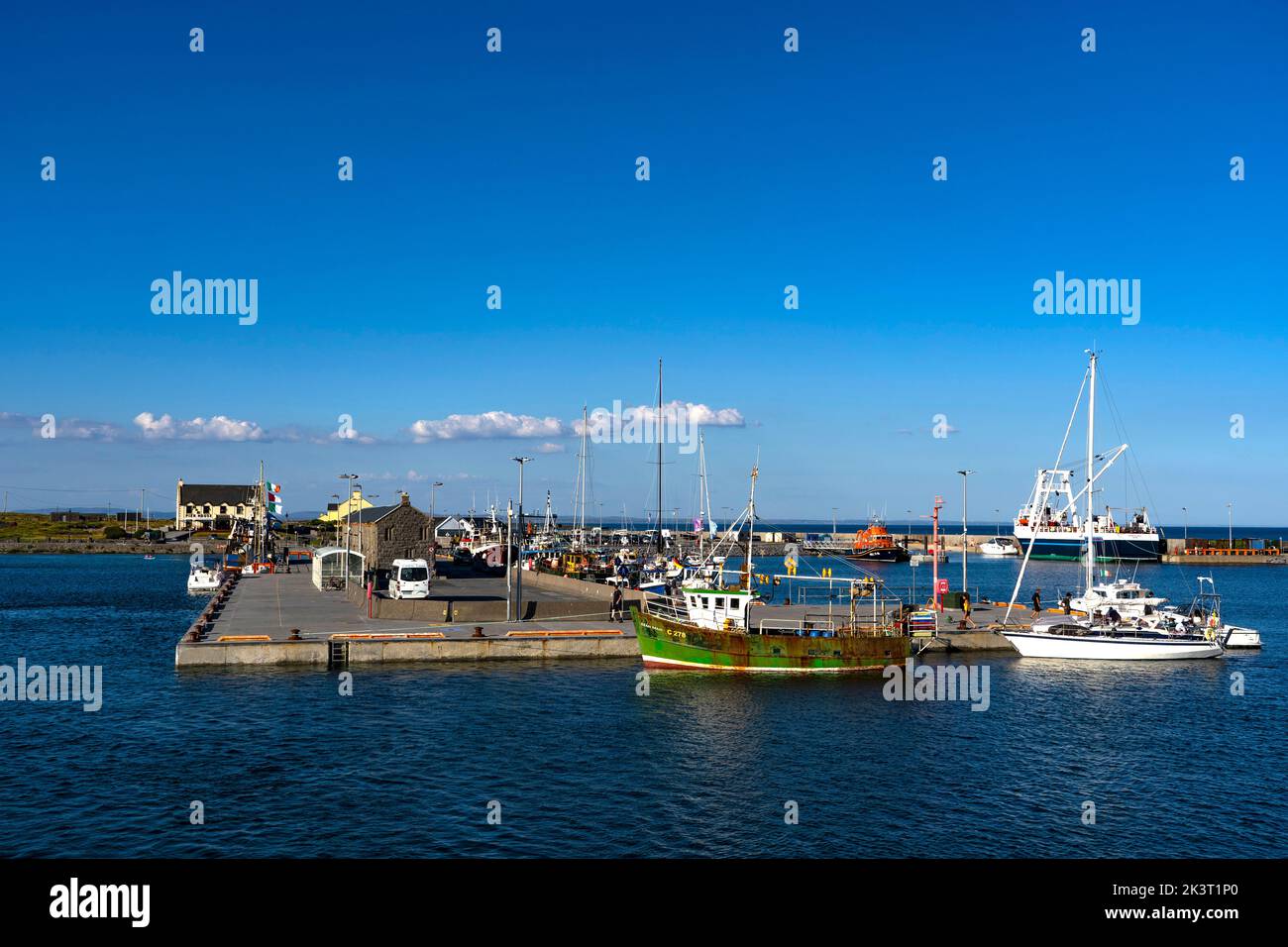 Kilronan harbour, Inishmore, the largest of the Aran Islands, Galway ...