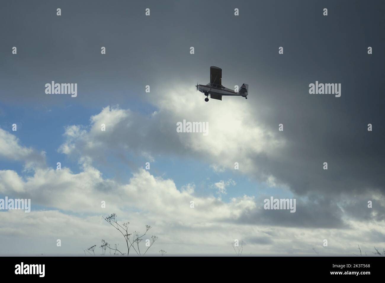 small prop plane taking off from airport Stock Photo - Alamy