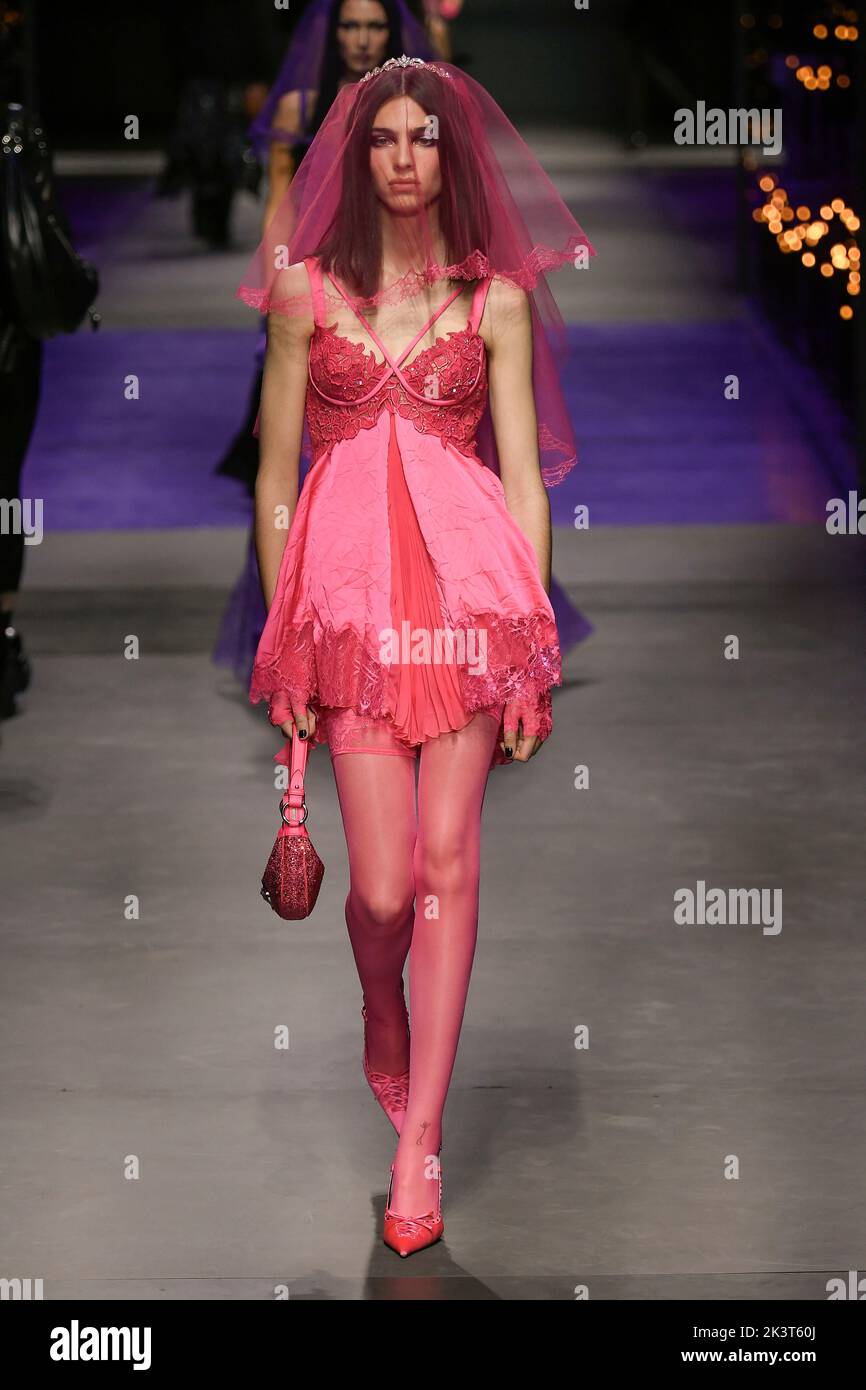 VERSACE SS23 runway during Milan fashion Week on September 2022 - Milan ...