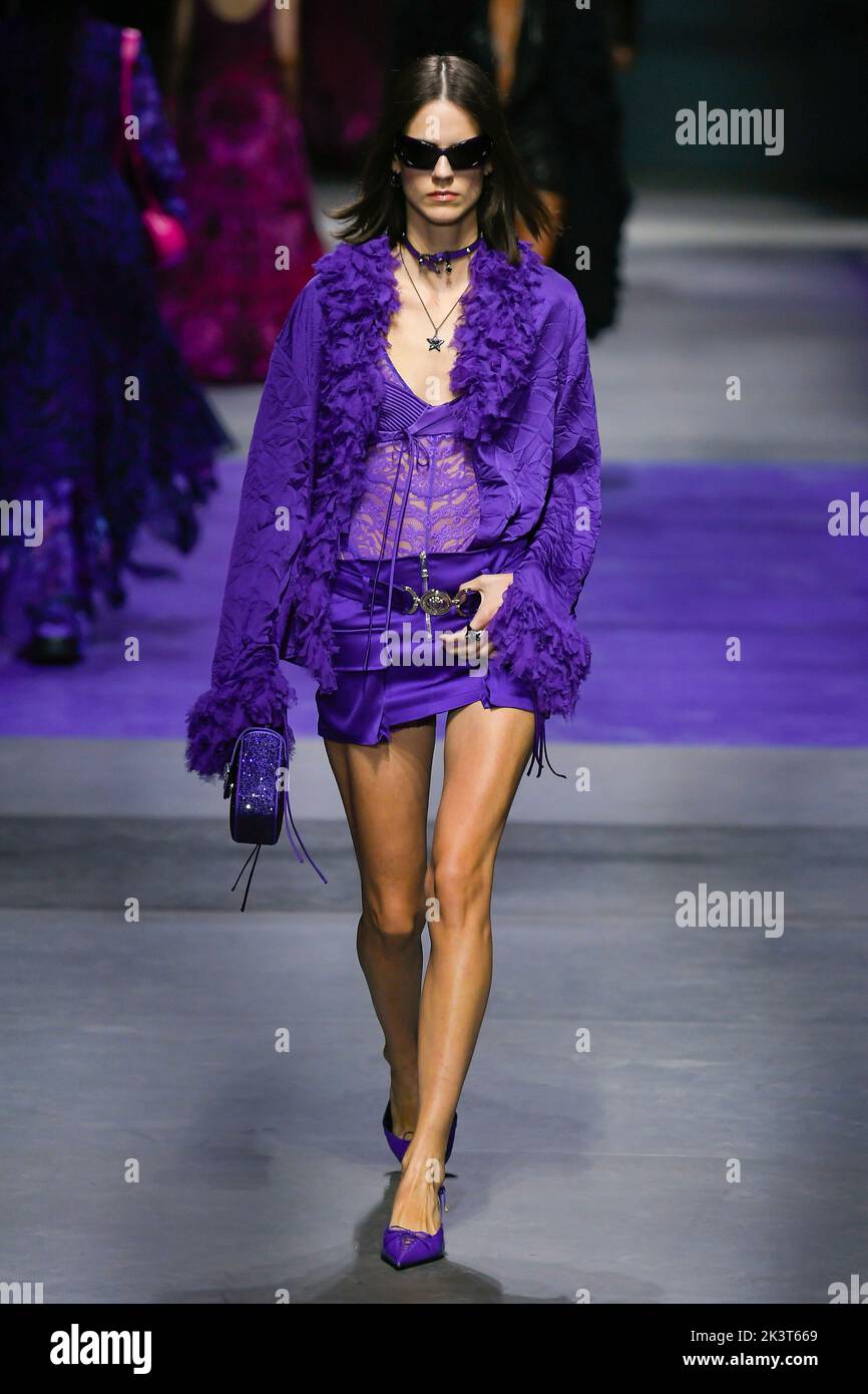 VERSACE SS23 runway during Milan fashion Week on September 2022 - Milan ...
