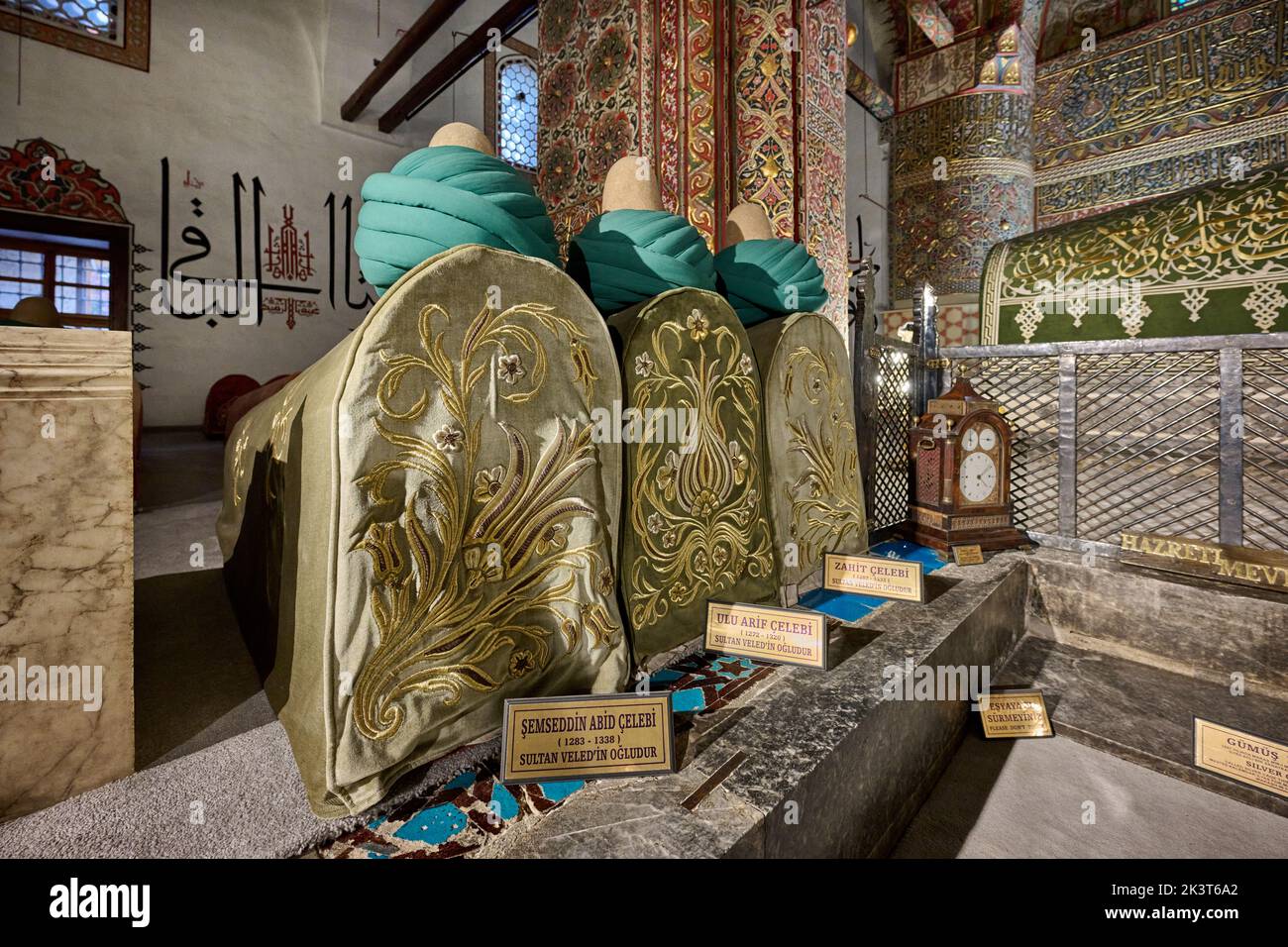 Innenaufnahme des Mausoleum und Museum des Mevlana Rumi, Hazreti ...