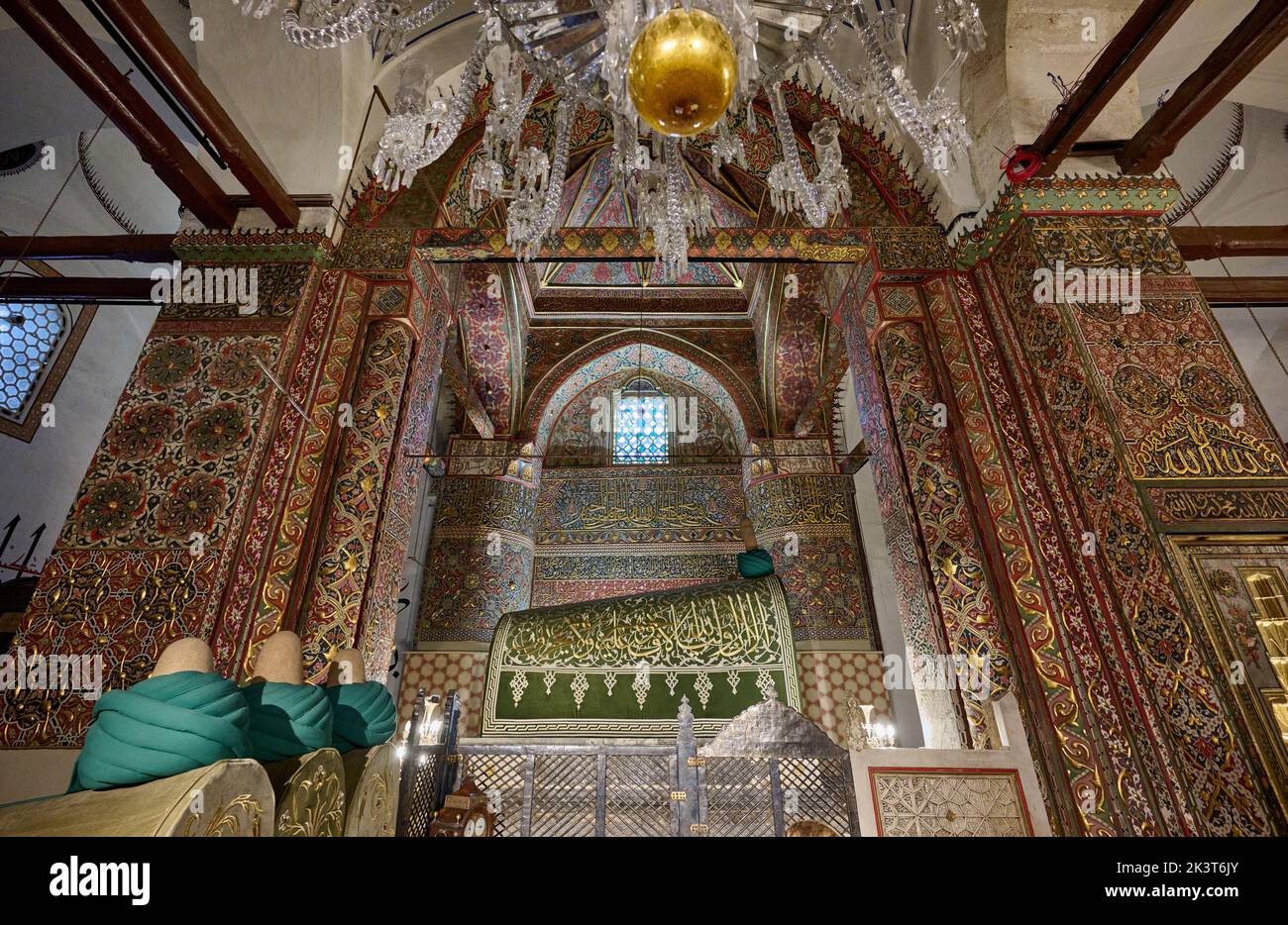 Innenaufnahme des Mausoleum und Museum des Mevlana Rumi, Hazreti ...