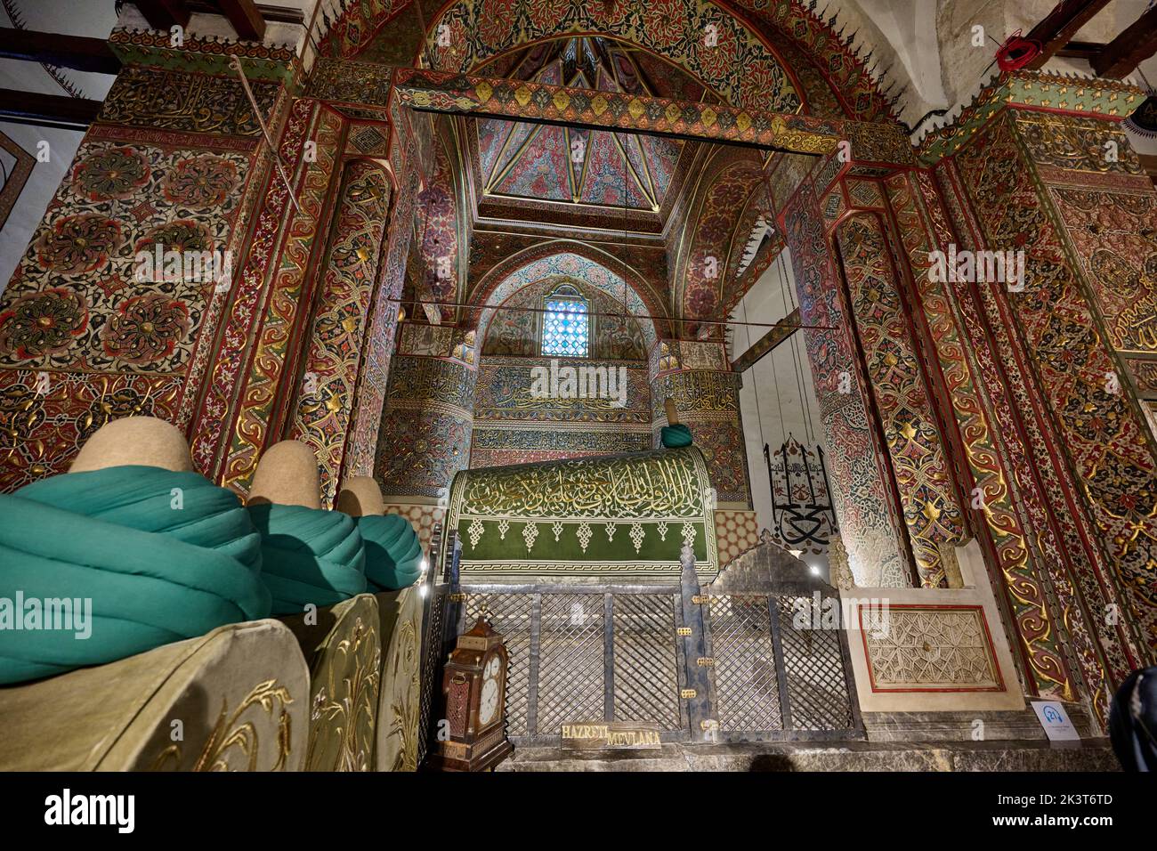 Innenaufnahme des Mausoleum und Museum des Mevlana Rumi, Hazreti ...