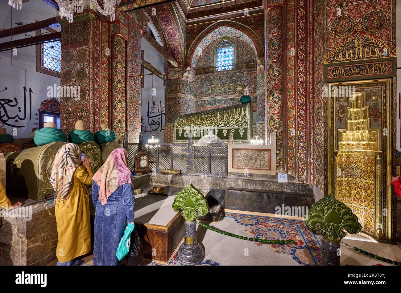 Innenaufnahme des Mausoleum und Museum des Mevlana Rumi, Hazreti ...