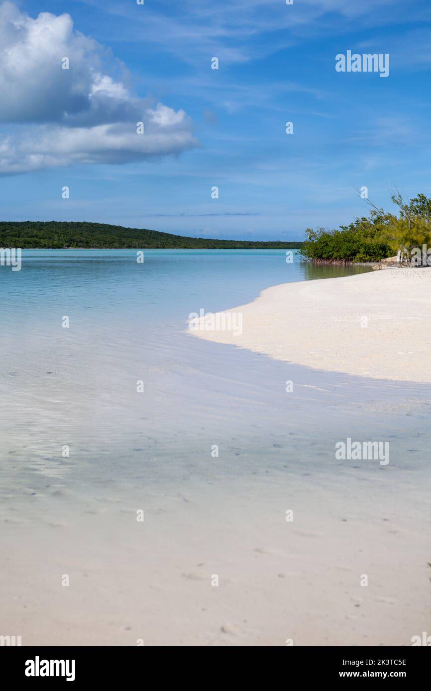 Bahamas sandbar hi-res stock photography and images - Alamy