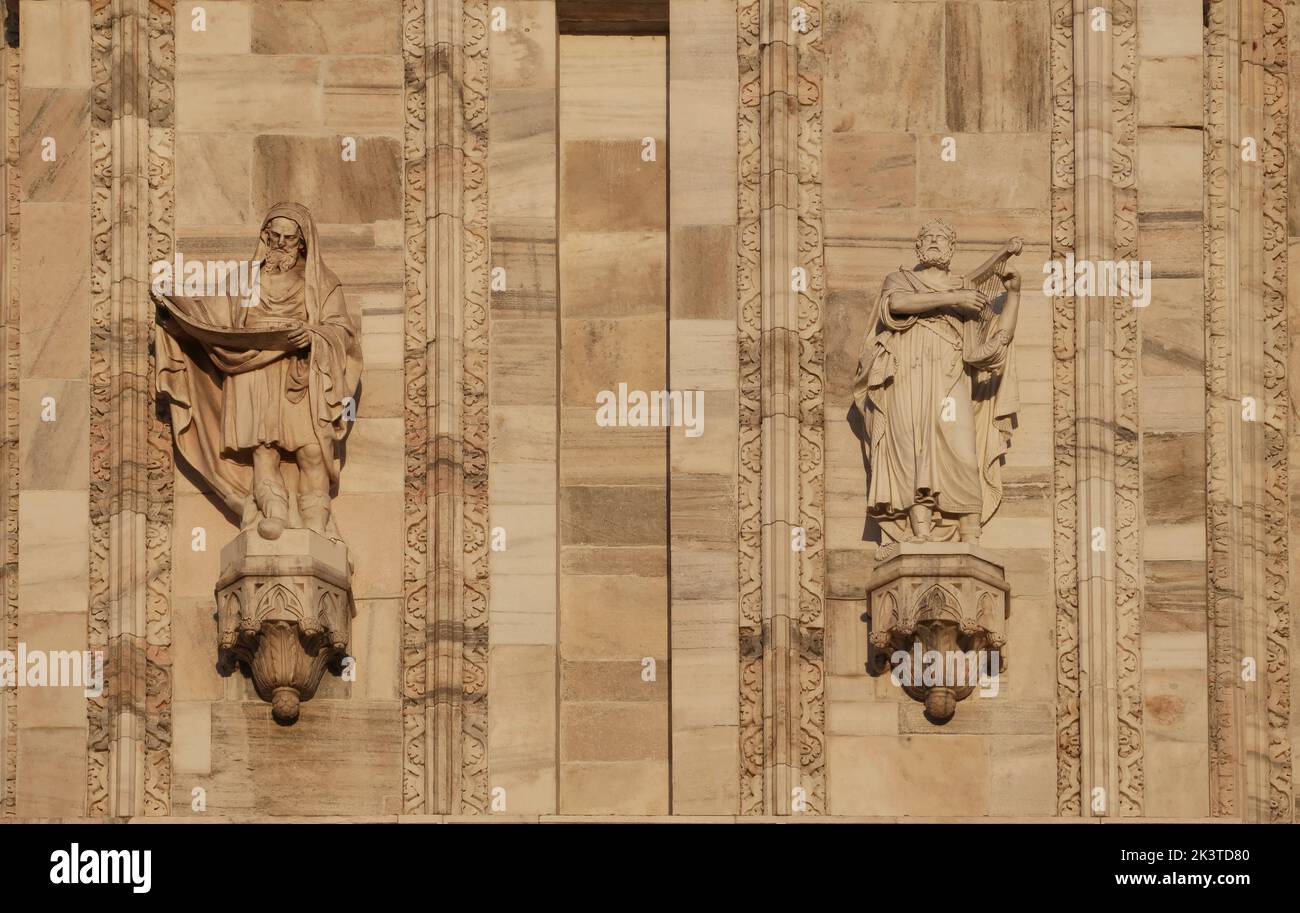 Sculptures on Milano dome, Lombardy, Italy Stock Photo - Alamy
