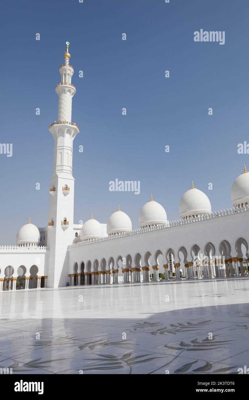 Sheikh Zayed Grand Mosque, Abu Dhabi, UAE Stock Photo - Alamy