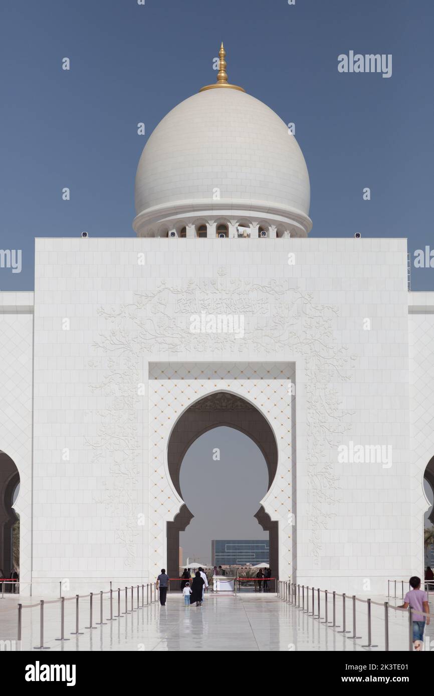 Sheikh Zayed Grand Mosque, Abu Dhabi, UAE Stock Photo - Alamy