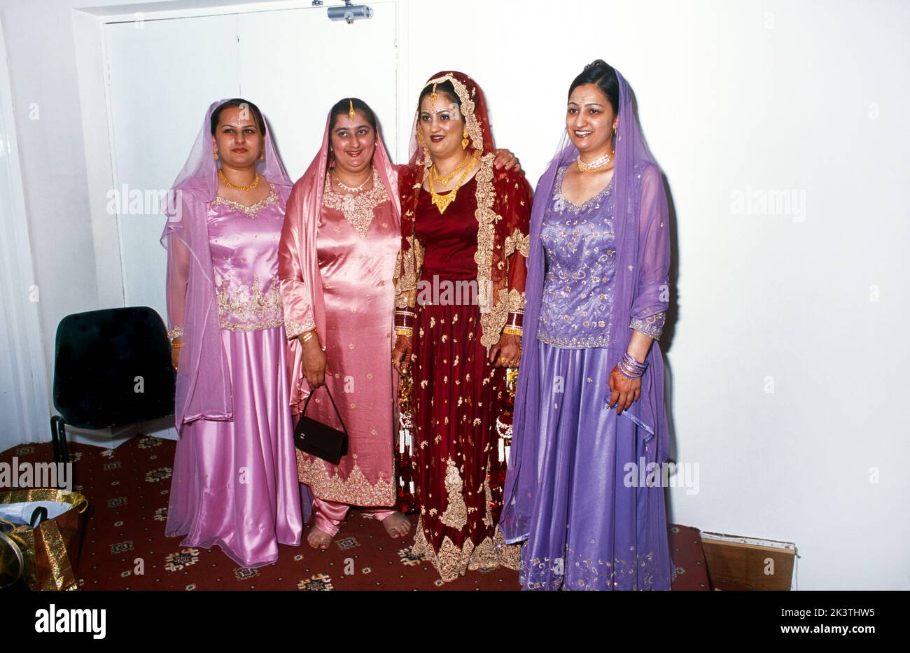 Sikh gurdwara great britain hi-res stock photography and images - Alamy