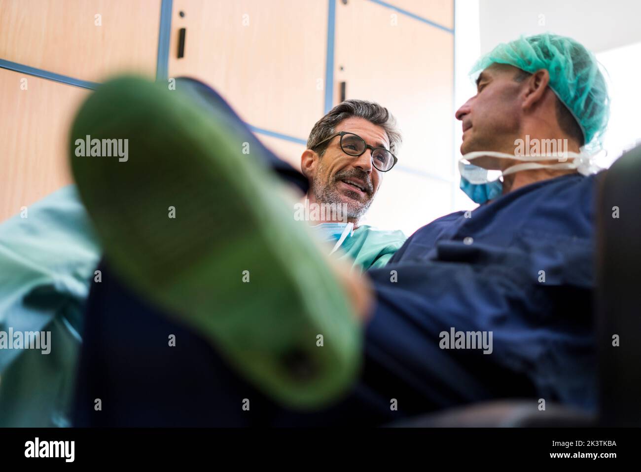 Doctors laughing together hi-res stock photography and images - Alamy