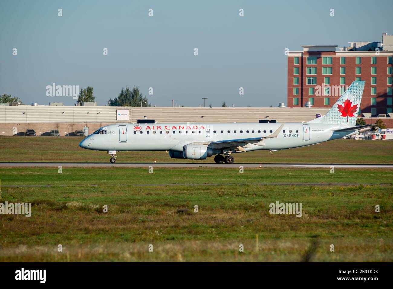 An Air Canada commercial jet aircraft landing at the Ottawa McDonald ...